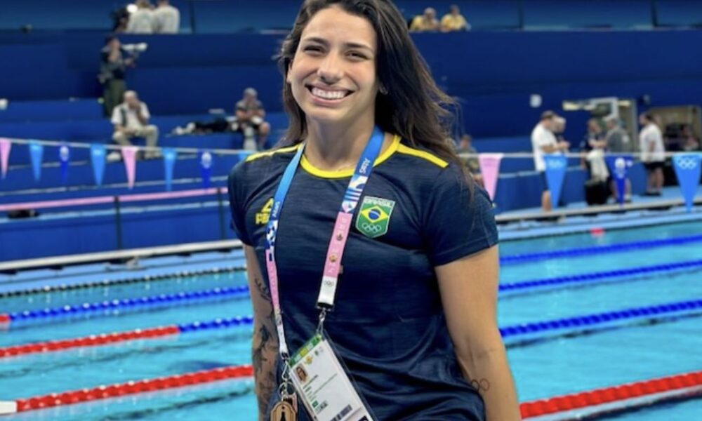 Quem é A Jovem Nadadora Do Time Brasileiro Que Foi Expulsa Após Ter ...